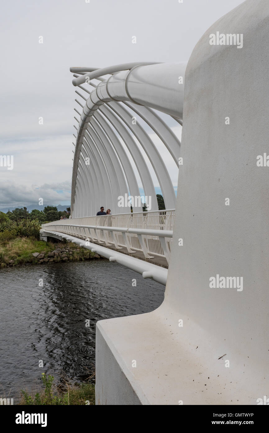 Te Rewa Rewa Bridge, New Plymouth, Taranaki, North Island, New Zealand ...