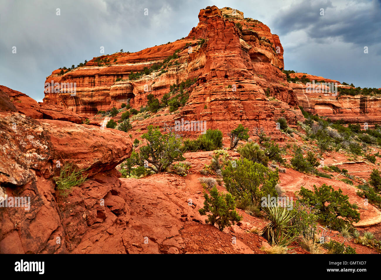 Desert landscape large red rock hi-res stock photography and images - Alamy