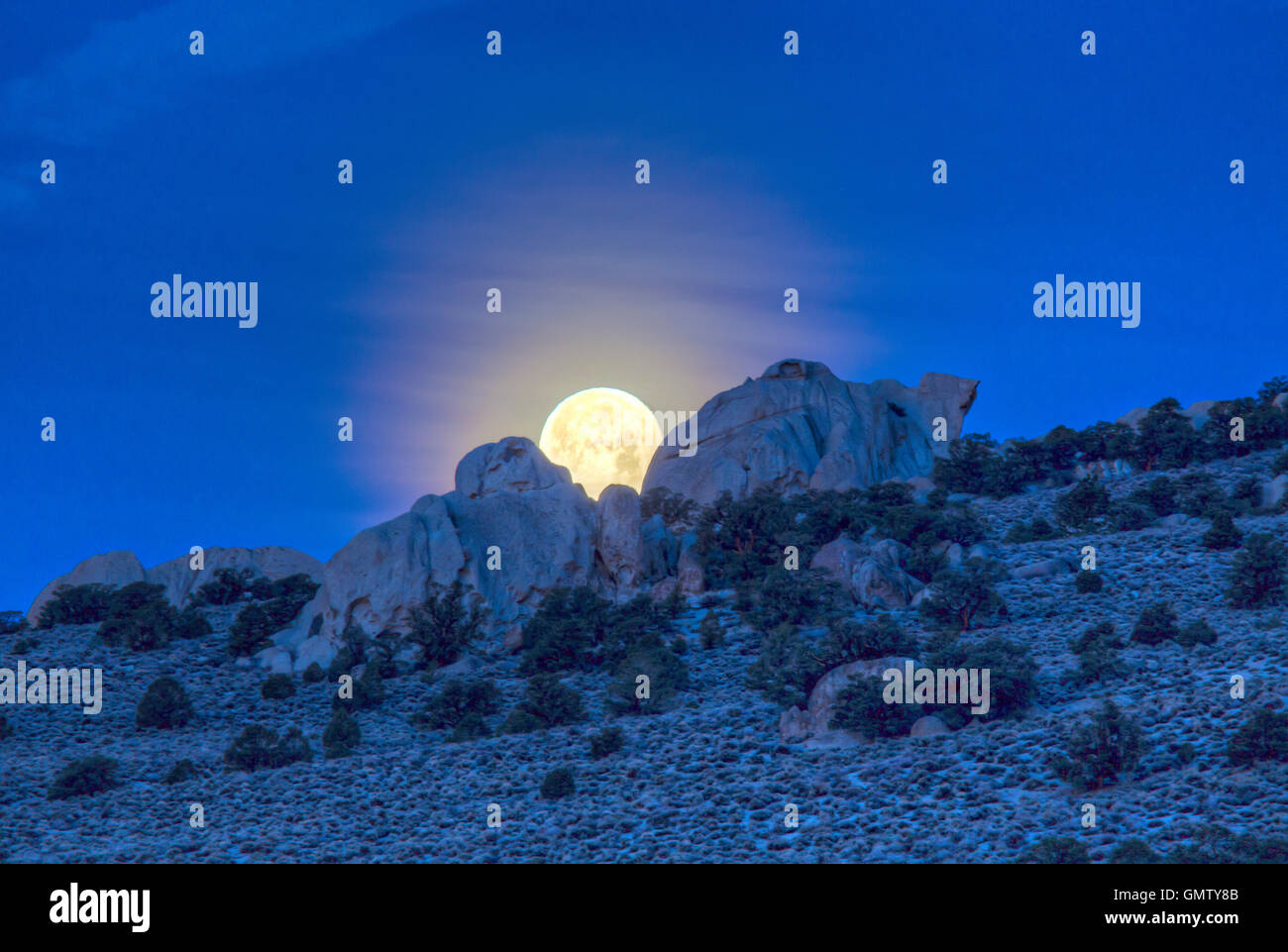 Moonrise over the Granite Mountain Wilderness in the eastern Sierra ...