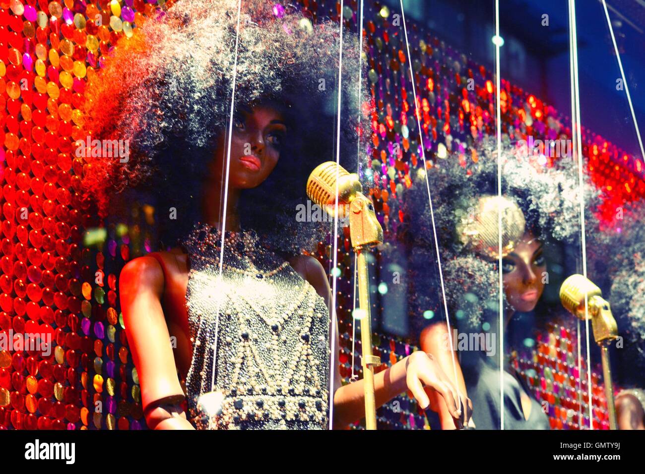 Harrods window display hi-res stock photography and images - Alamy