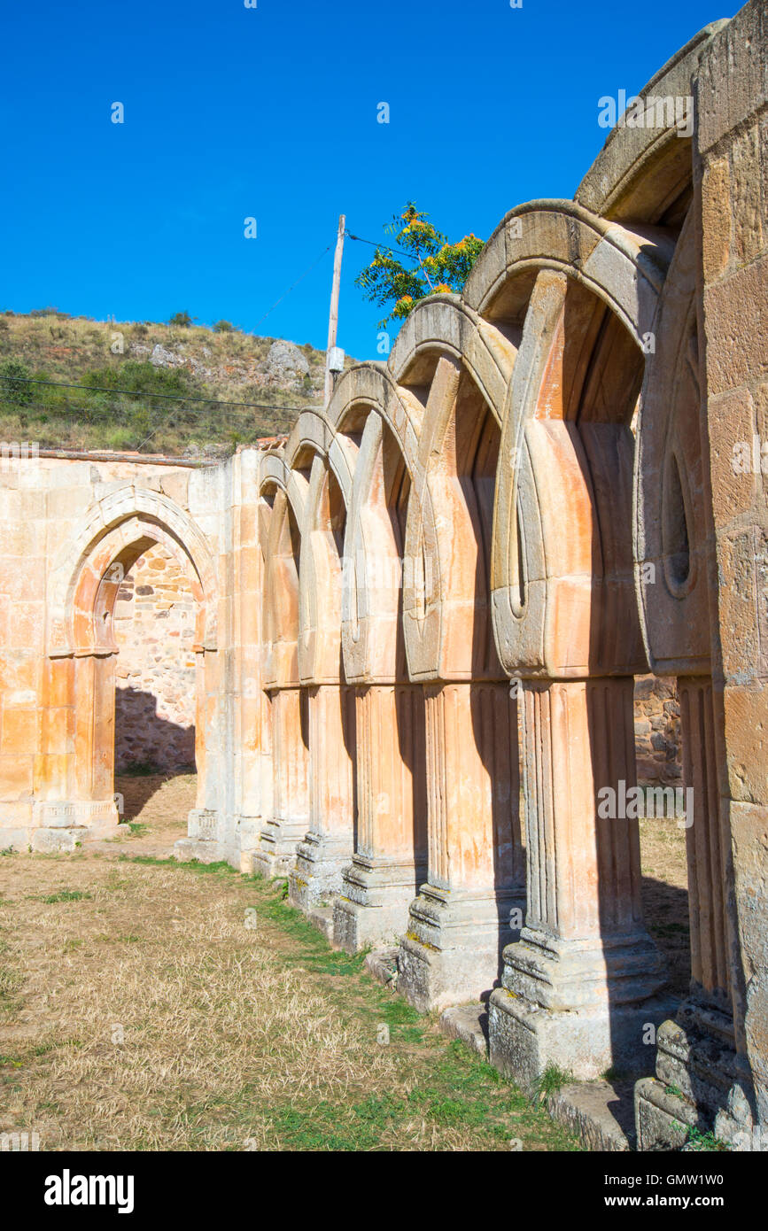 Romanesque monasteries of spain hi-res stock photography and images - Alamy