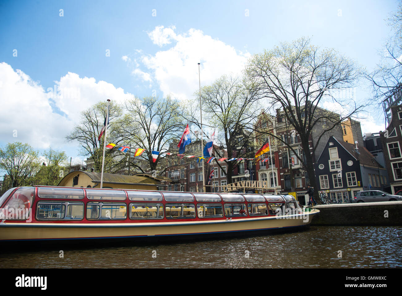 historic buildings and canal in historic amsterdam Stock Photo - Alamy
