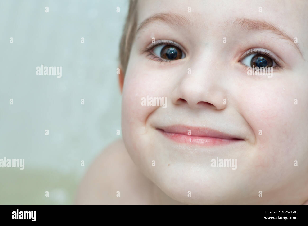 Little child smiling Stock Photo - Alamy
