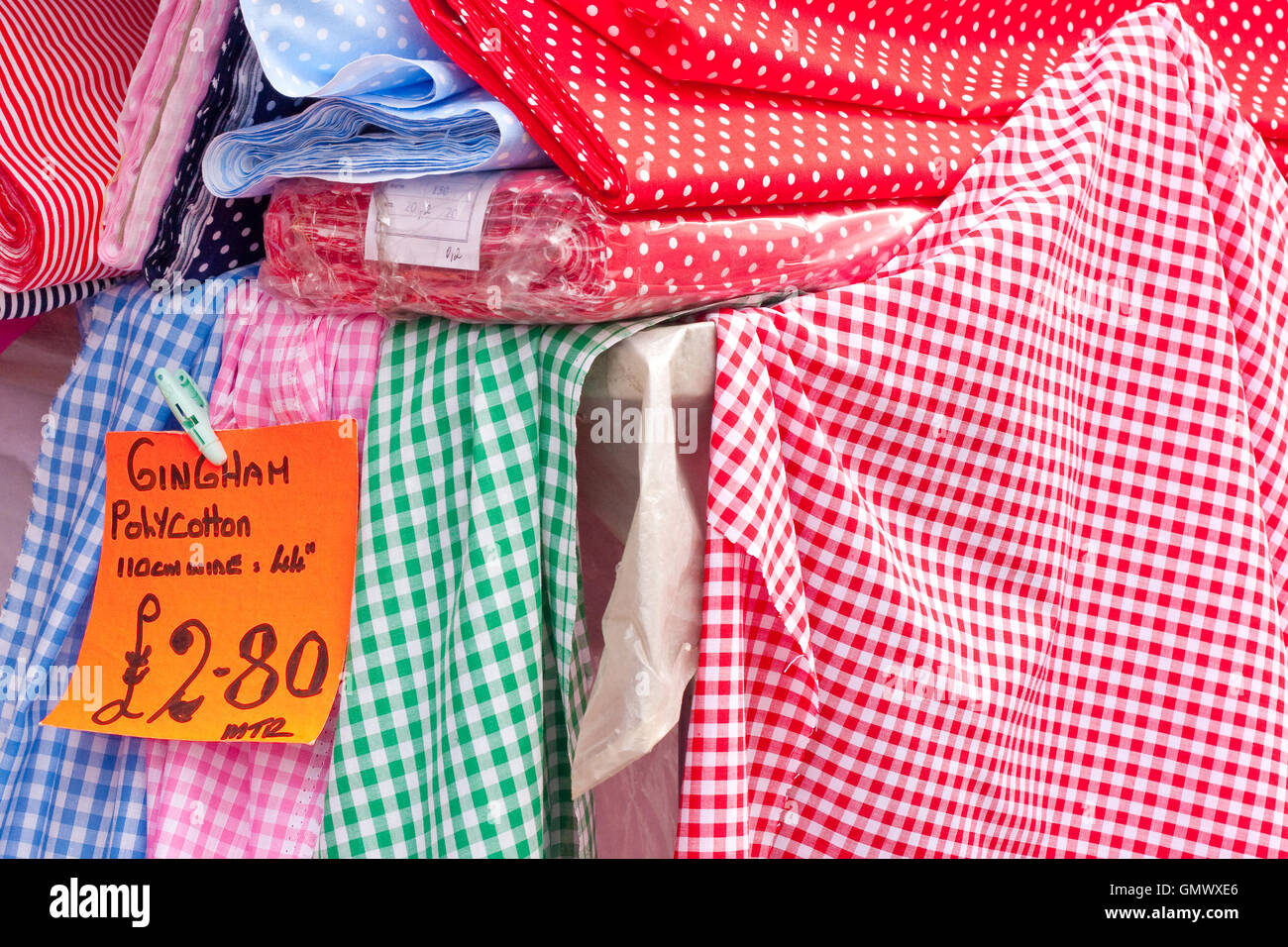 Blue and pink gingham pattern hi-res stock photography and images - Alamy