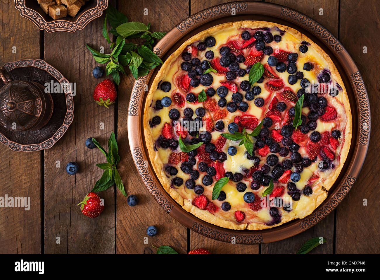 Flan custard hi-res stock photography and images - Alamy