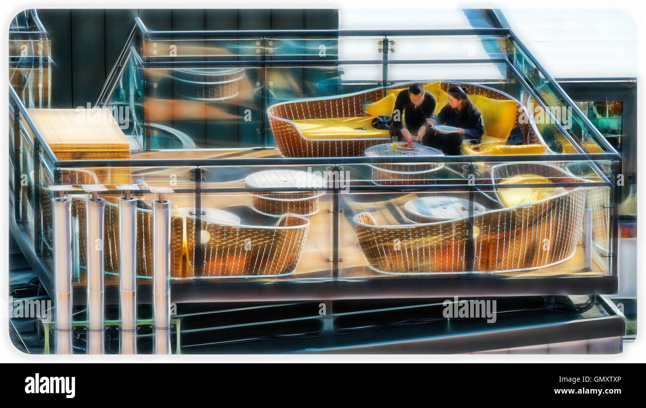 Rooftop bar hi-res stock photography and images - Alamy
