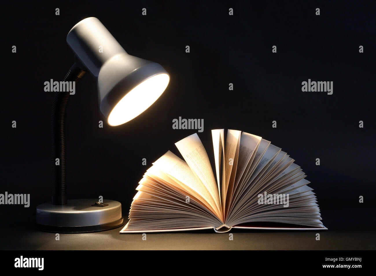 Novel book page hi-res stock photography and images - Alamy