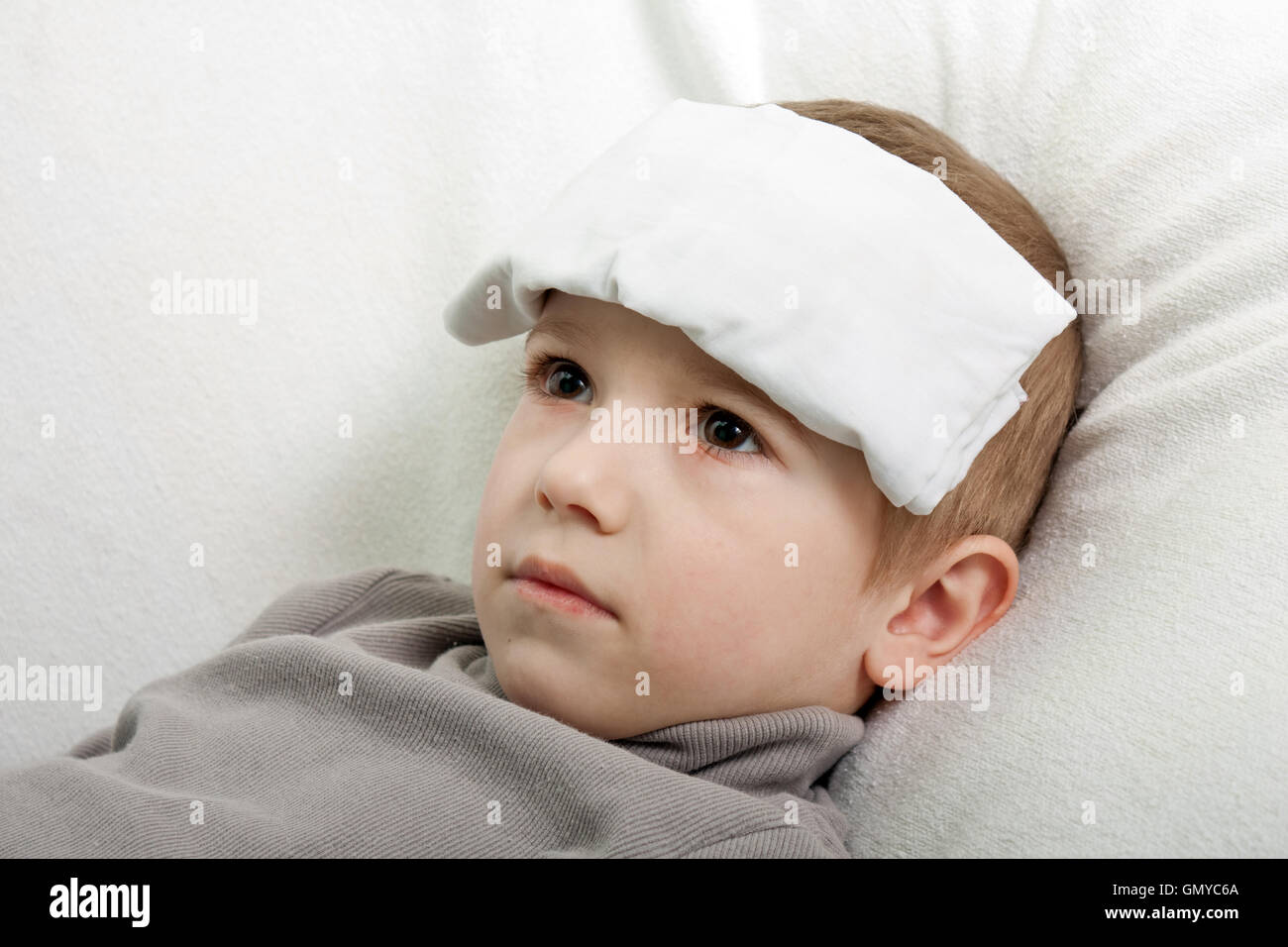 Wet compress hi-res stock photography and images - Alamy