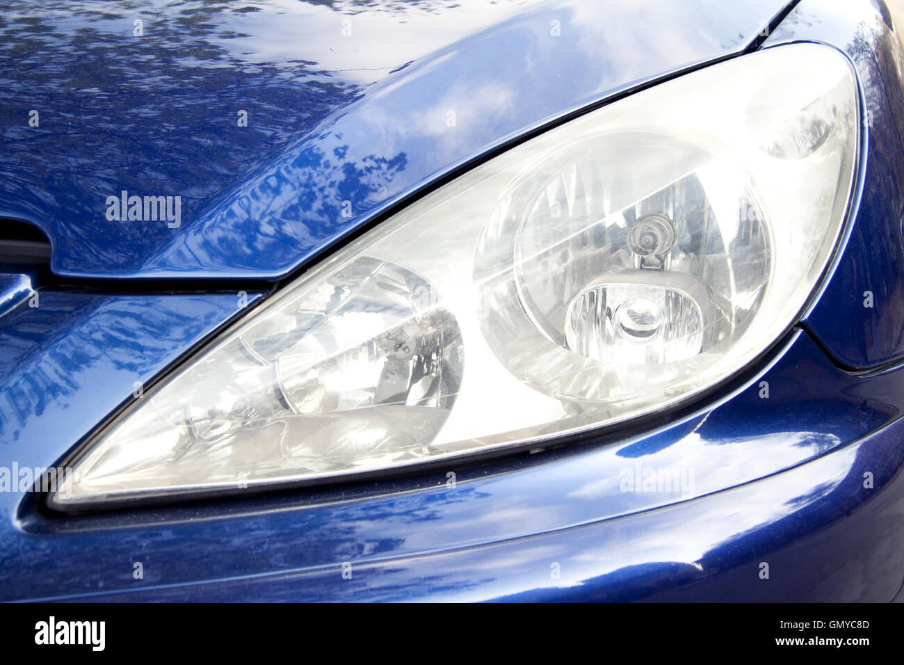 Car front white lights headlights hi-res stock photography and images ...
