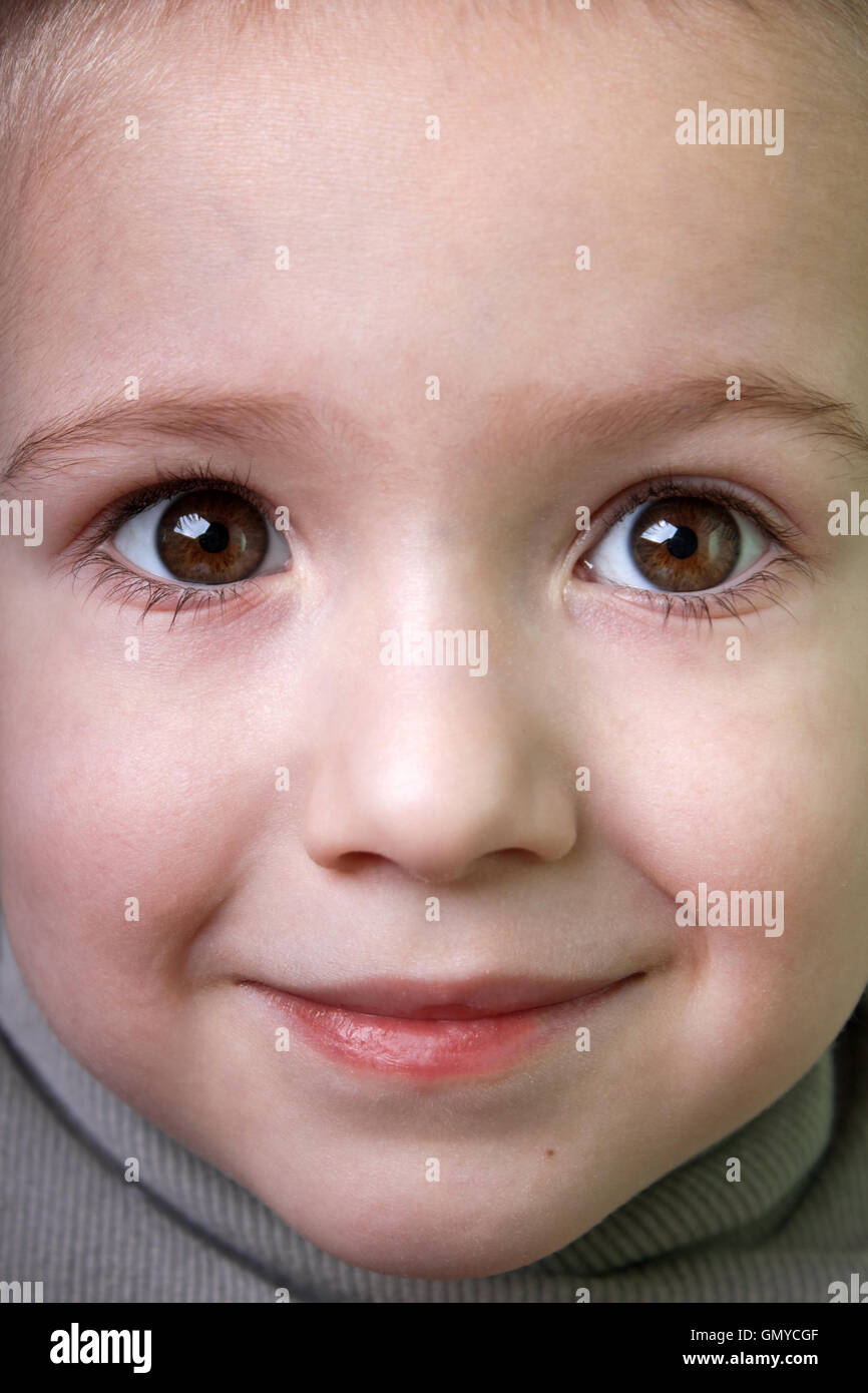 Little child smiling Stock Photo - Alamy