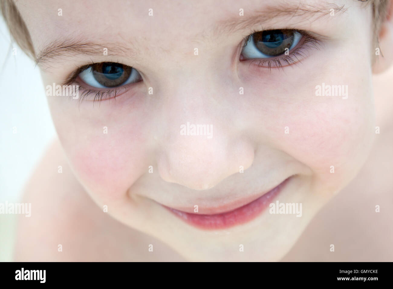 Little child smiling Stock Photo - Alamy