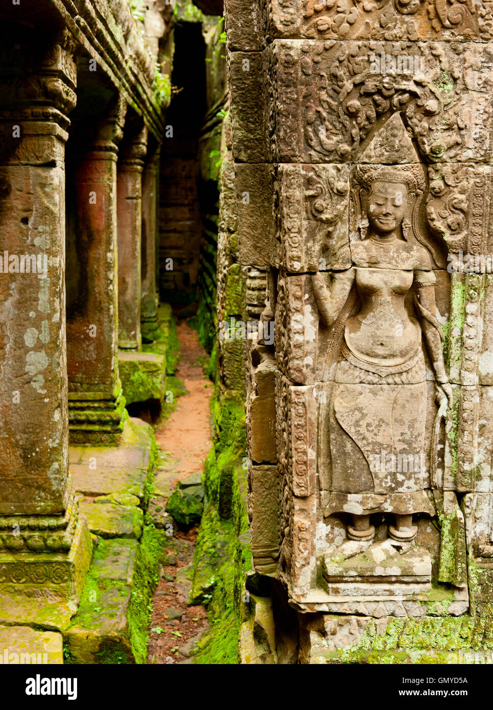 Smiling faces in the Temple Stock Photo - Alamy