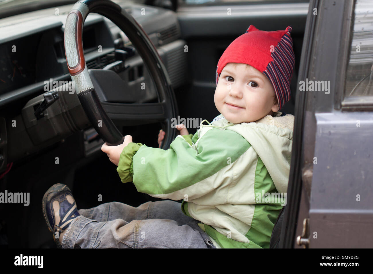 Street child car hi-res stock photography and images - Alamy