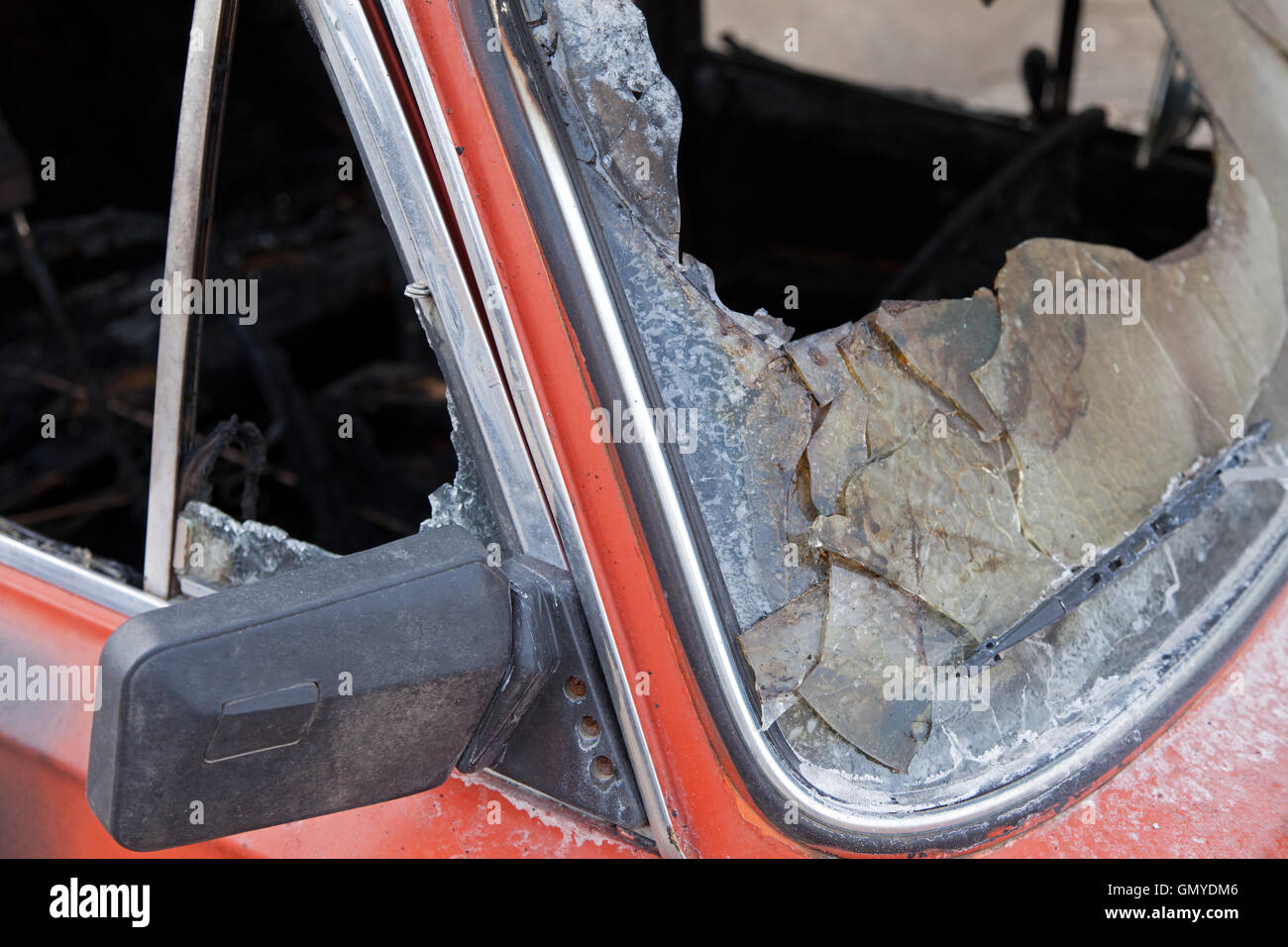Fire burnt car vehicle Stock Photo - Alamy