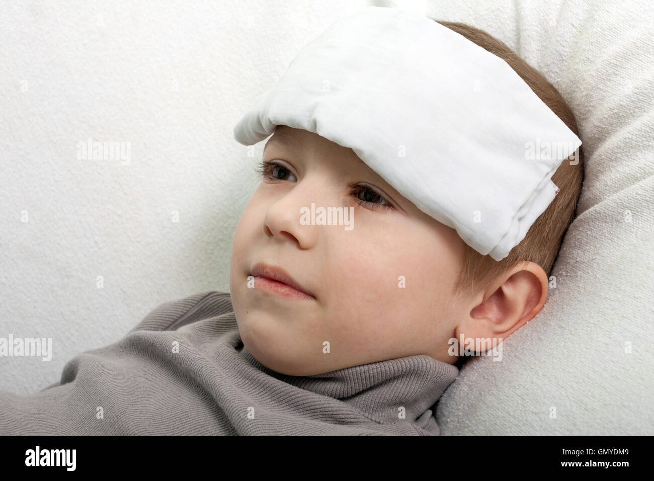 Cold compress child hi-res stock photography and images - Alamy