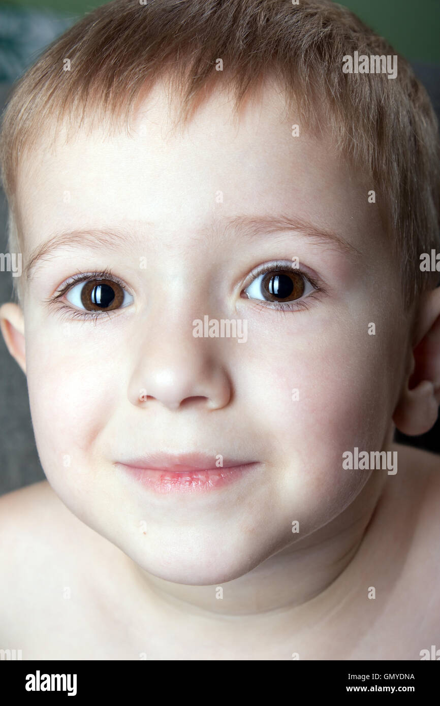Little child smiling Stock Photo - Alamy