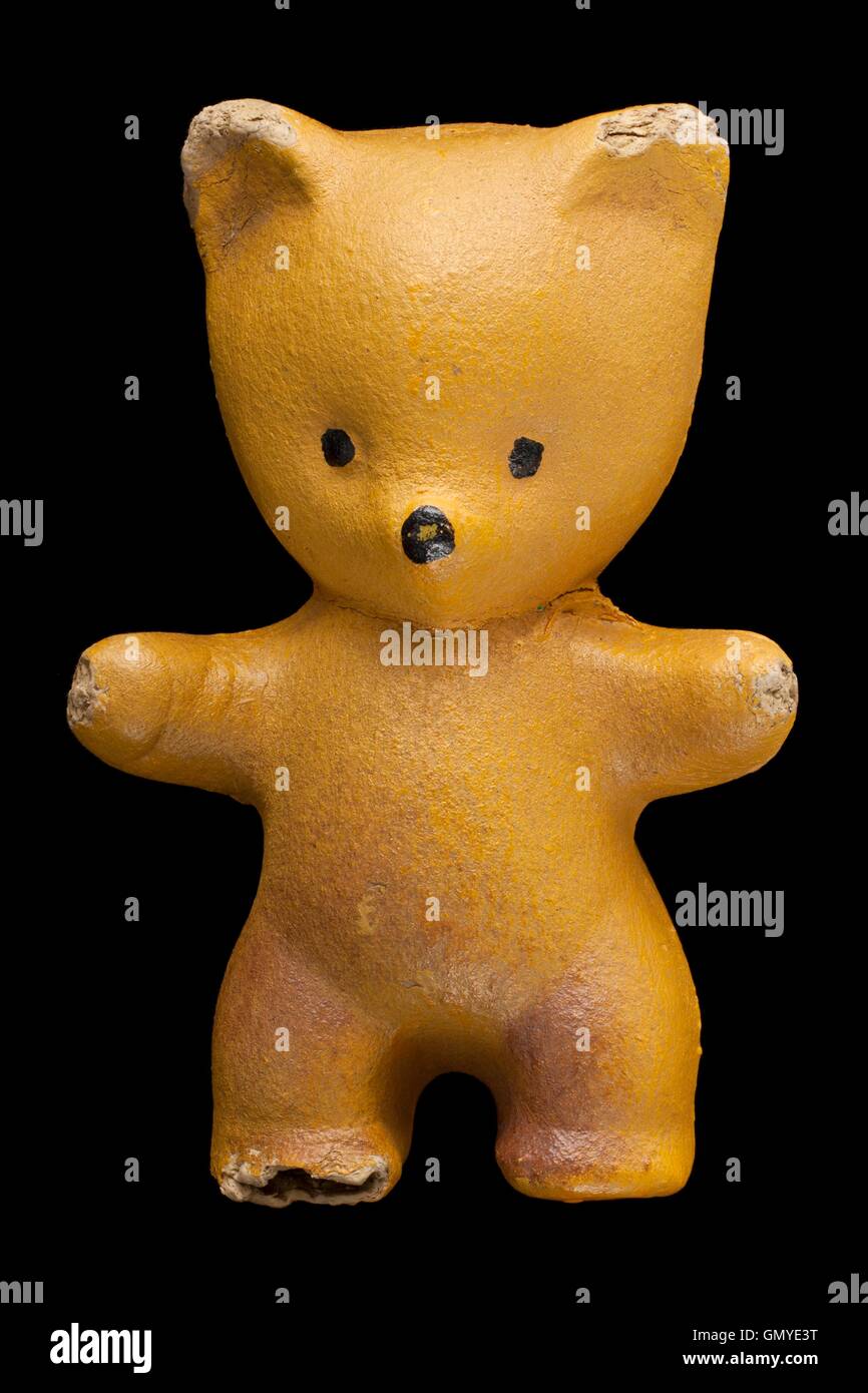 Old yellow teddy bear Stock Photo - Alamy