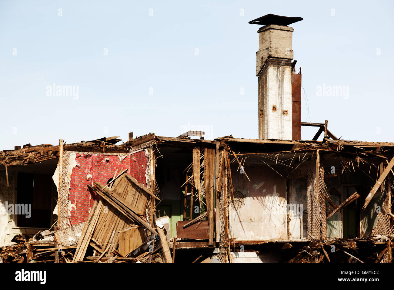 House collapse flood damage hi-res stock photography and images - Alamy