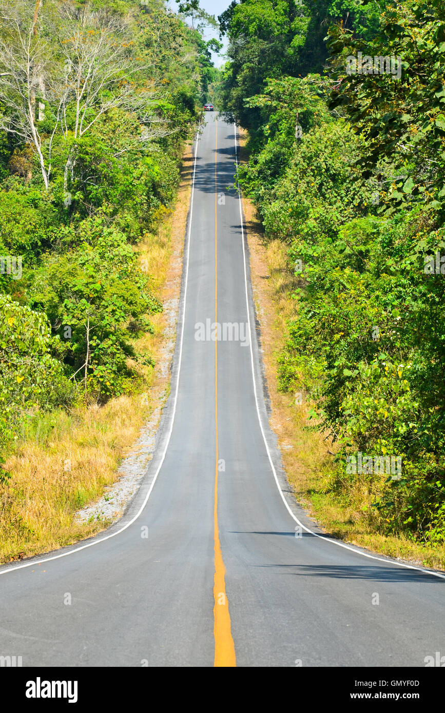 Road into the valley Stock Photo - Alamy