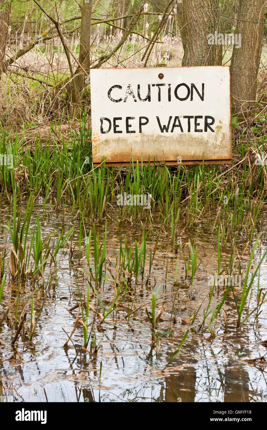 Caution deep water sign lake hi-res stock photography and images - Alamy