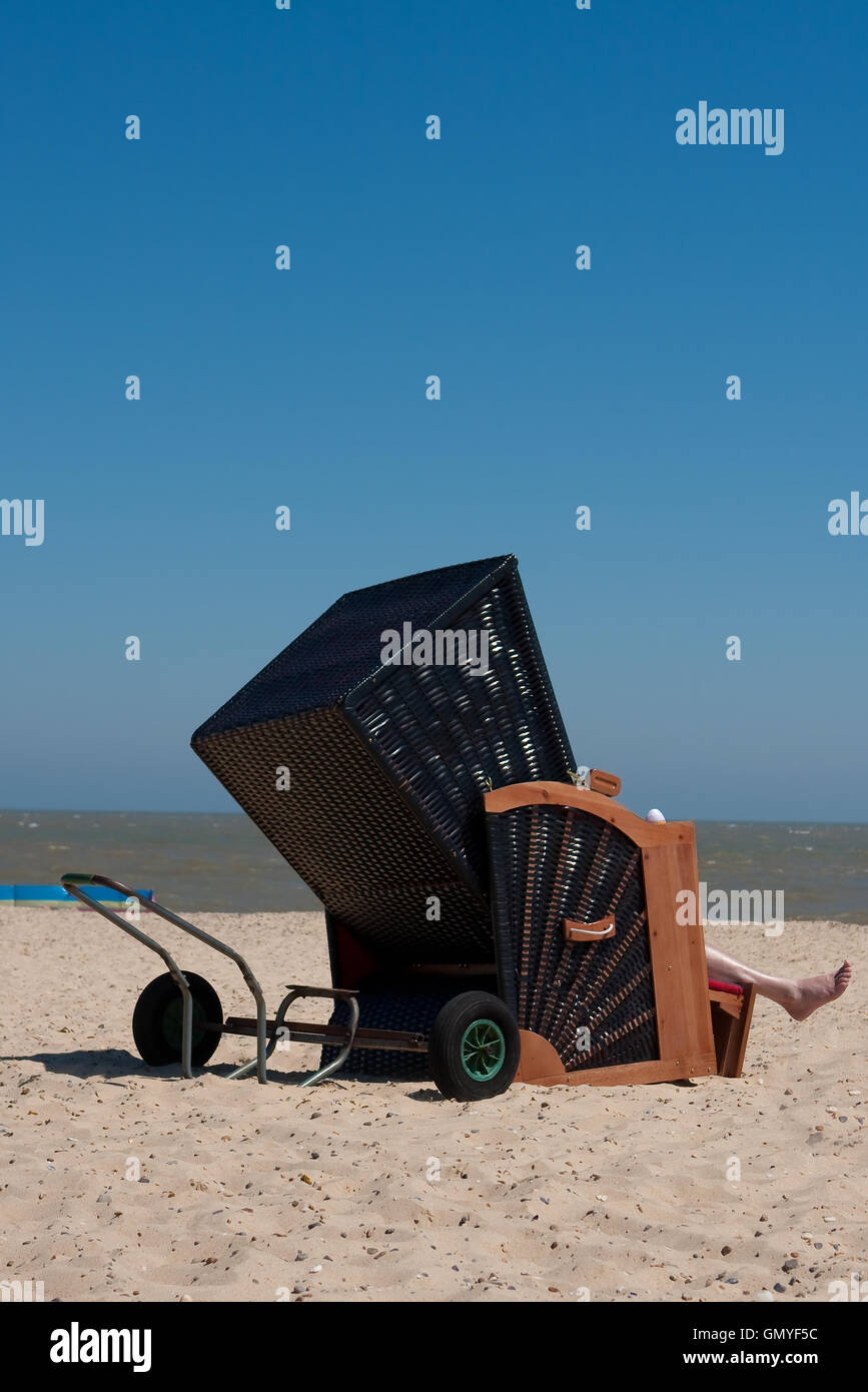 Back of beach chair hi-res stock photography and images - Alamy