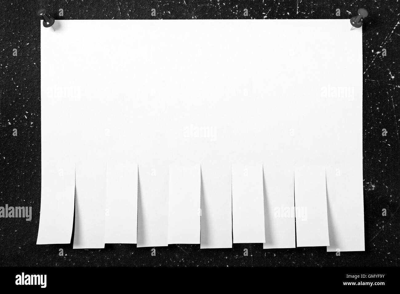 Pinned post-it paper note Stock Photo - Alamy