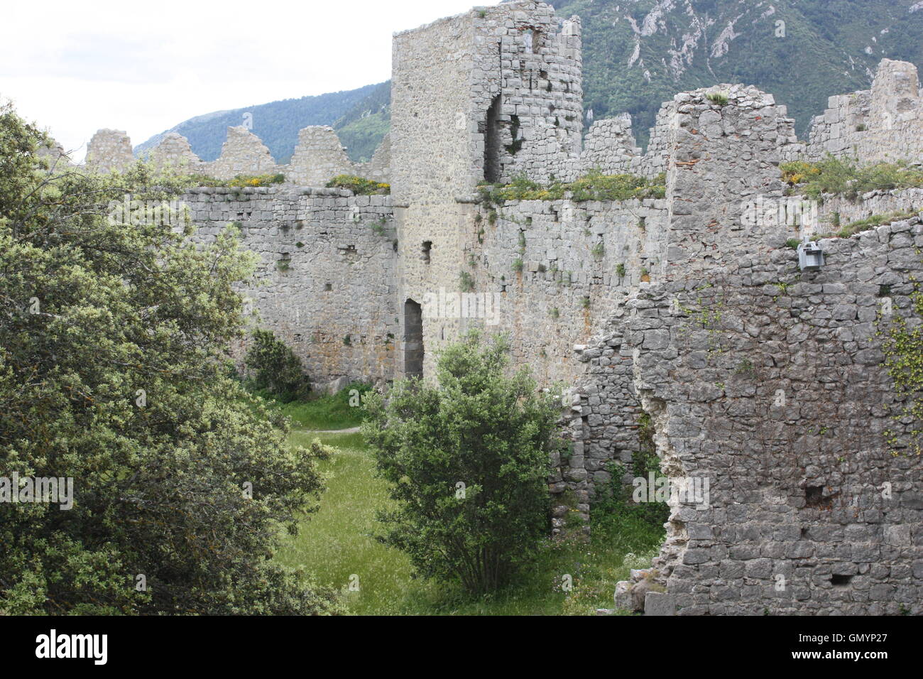 Castles in the pyrenees hi-res stock photography and images - Alamy
