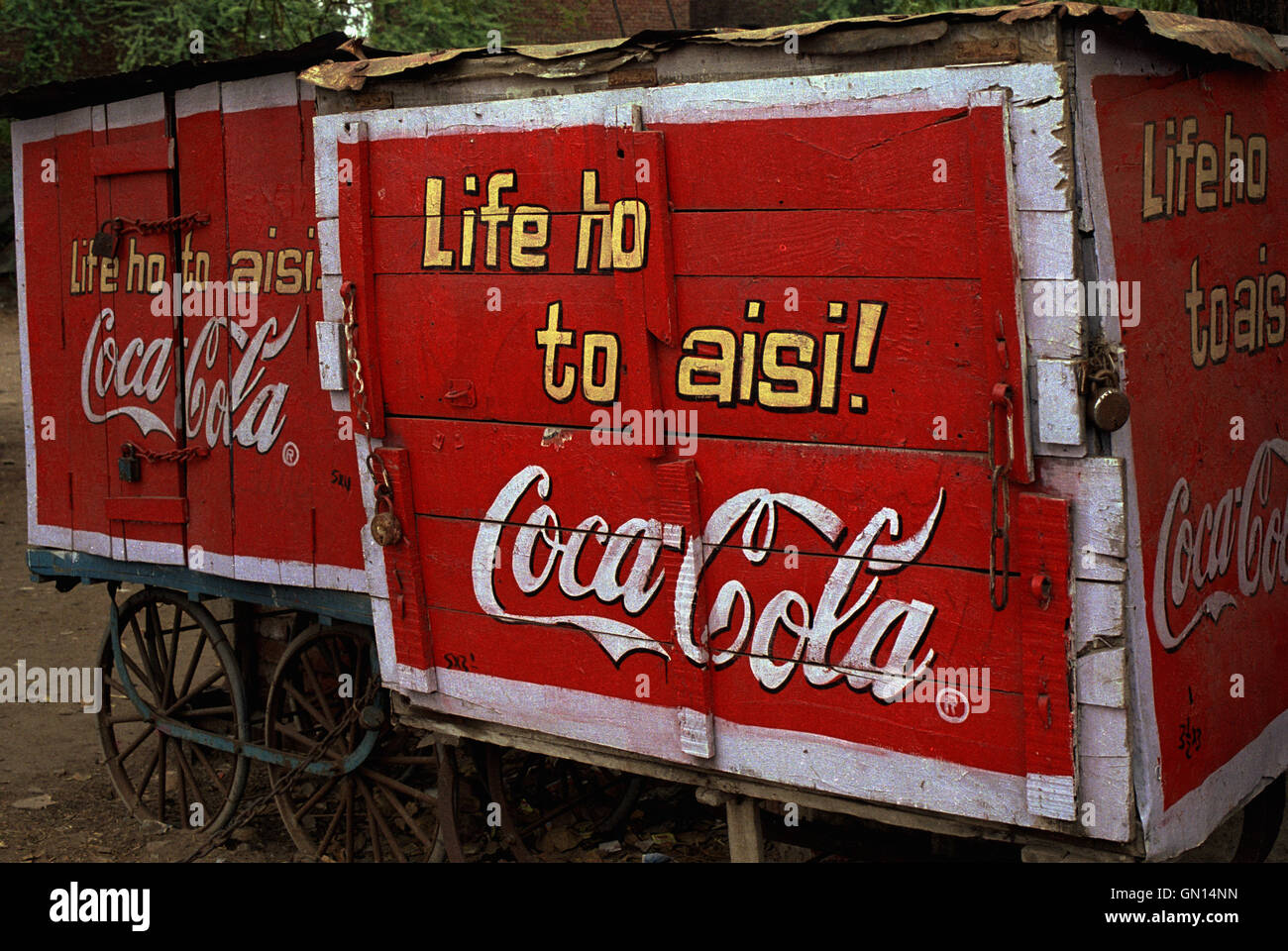 Coca cola truck india hi-res stock photography and images - Alamy
