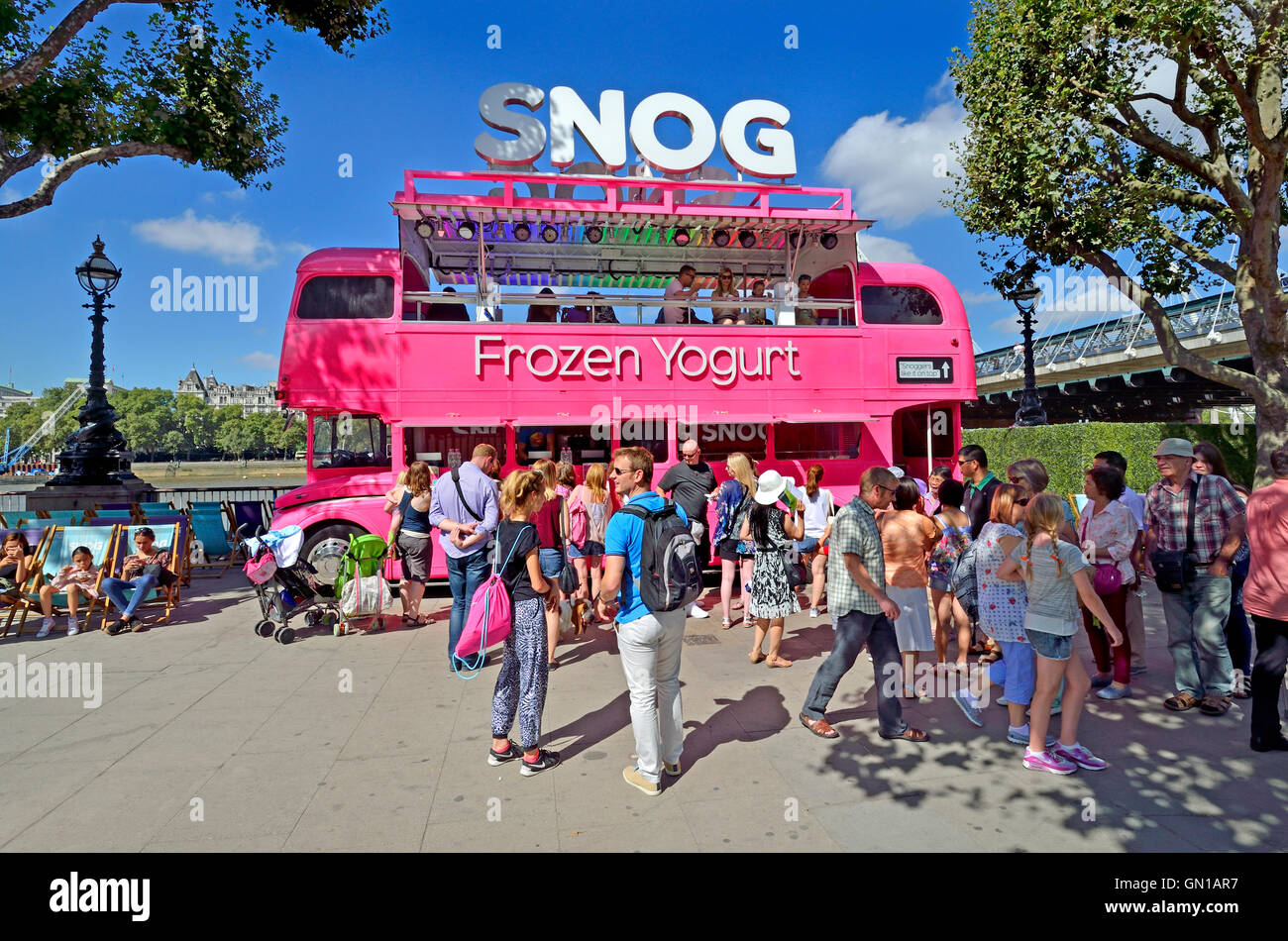 London, England, UK. Double-decker bus used as a Snog Frozen Yogurt ...