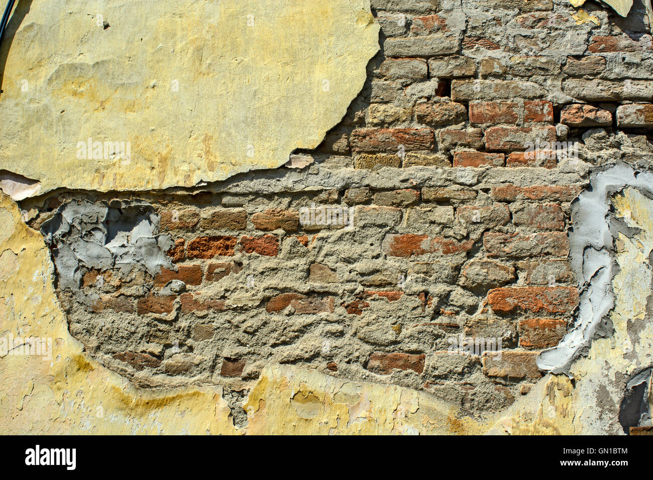 Decrepit wall house building facade hi-res stock photography and images ...