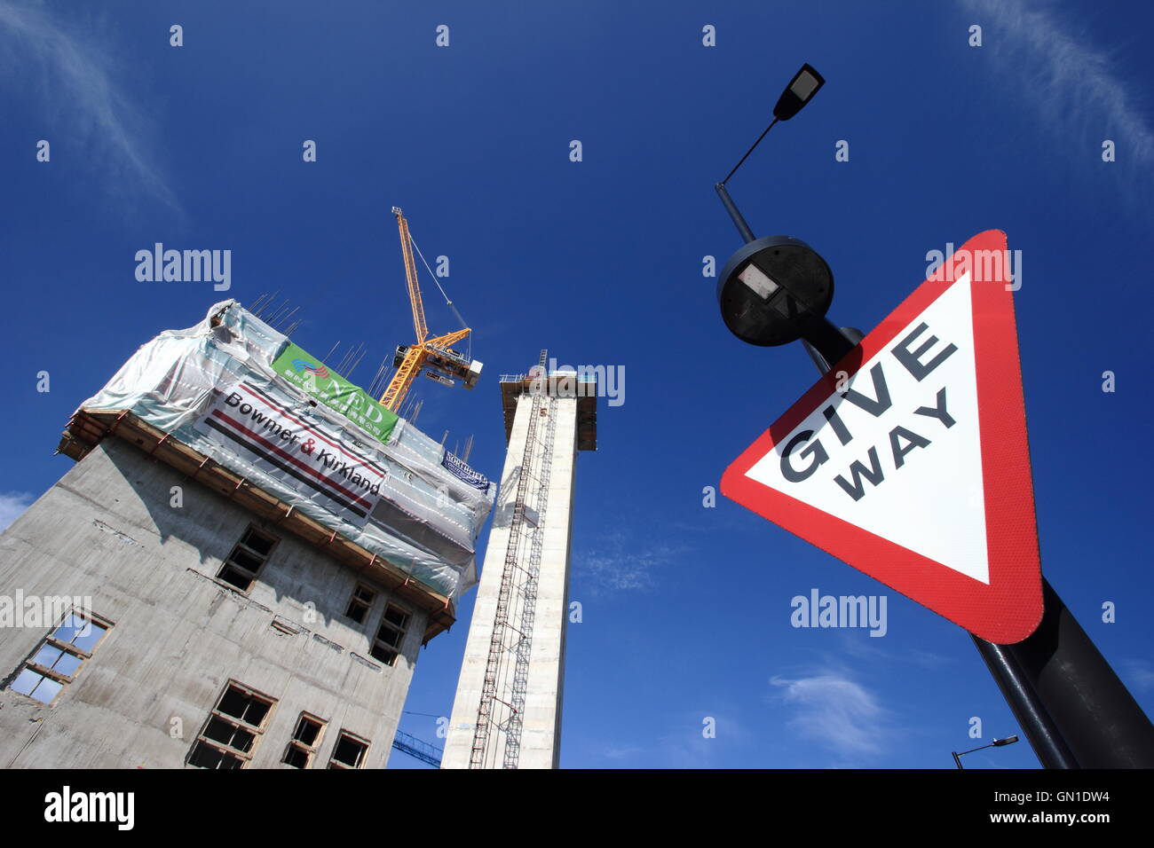 Chinese city skyline construction hi-res stock photography and images ...