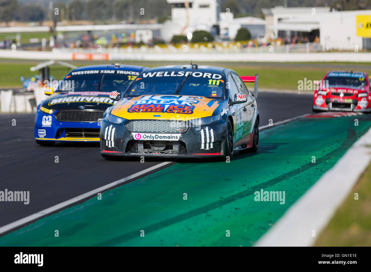 Supercars racing hi-res stock photography and images - Alamy