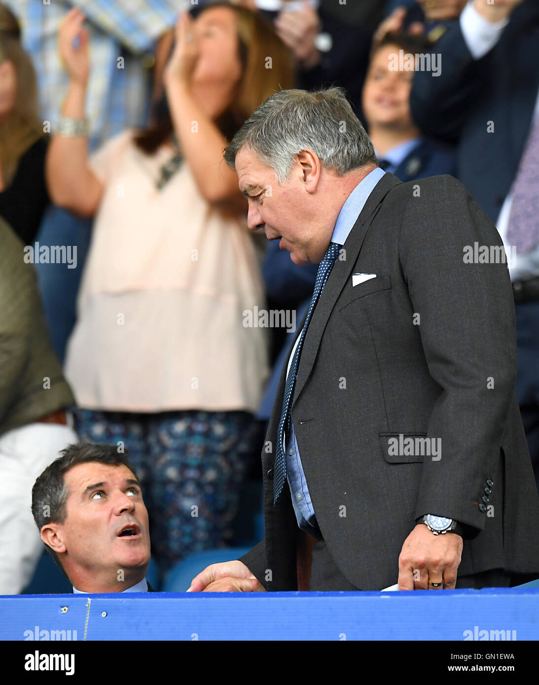 Roy keane in stands hi-res stock photography and images - Alamy