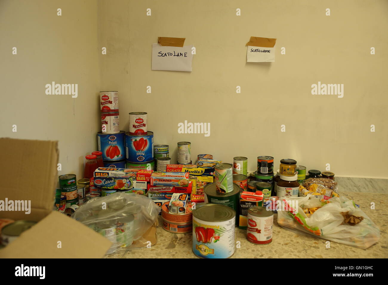 Roma, Italy. 27th Aug, 2016. Following the earthquake Central Italy was ...