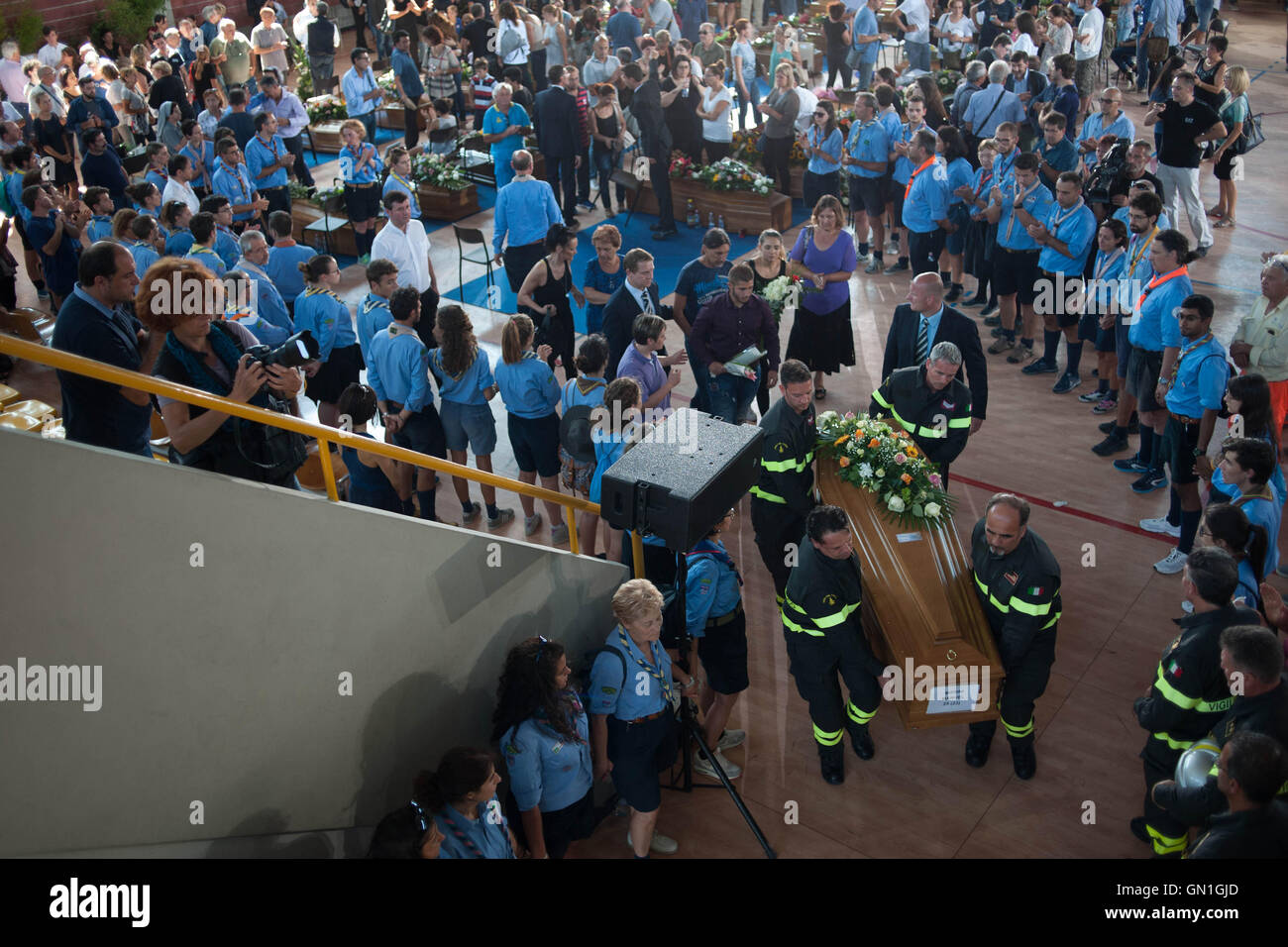 Funerals of the victims of the earthquake hi-res stock photography and ...