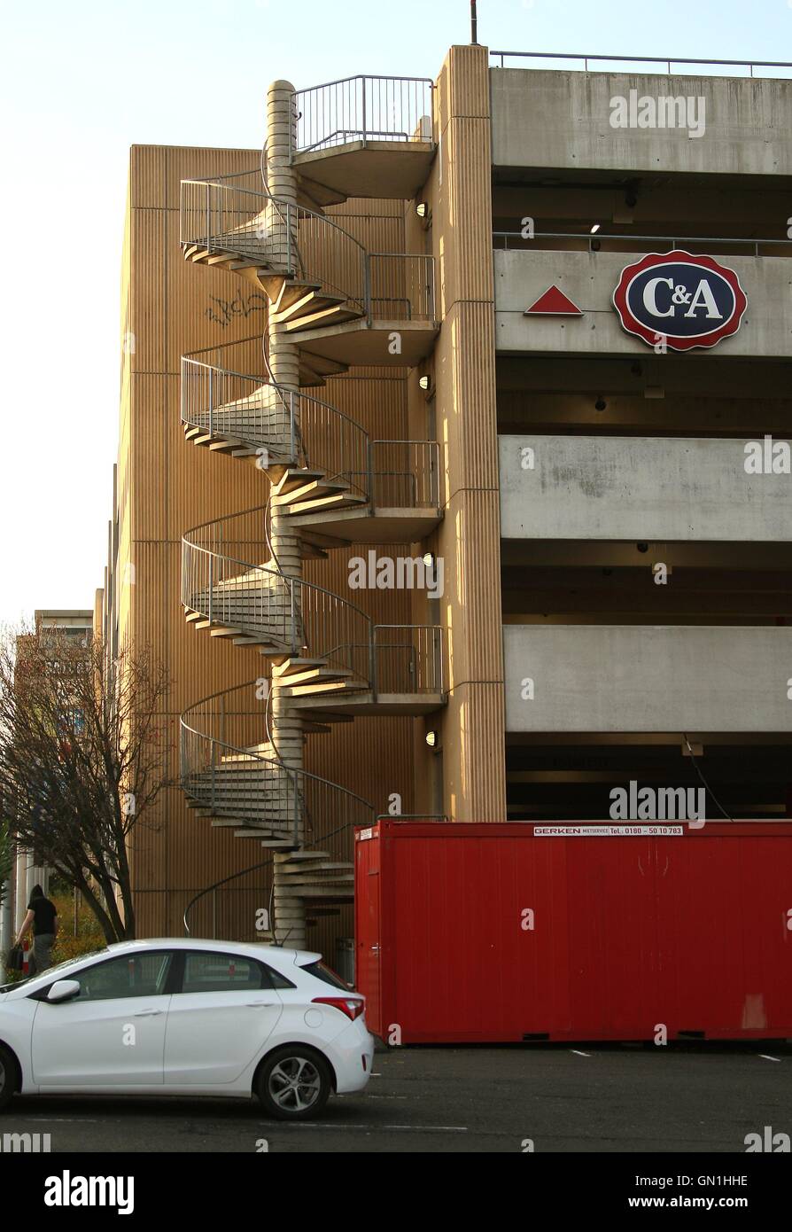 C&A car park at the Hurth Park shopping complex in the Hurth district ...