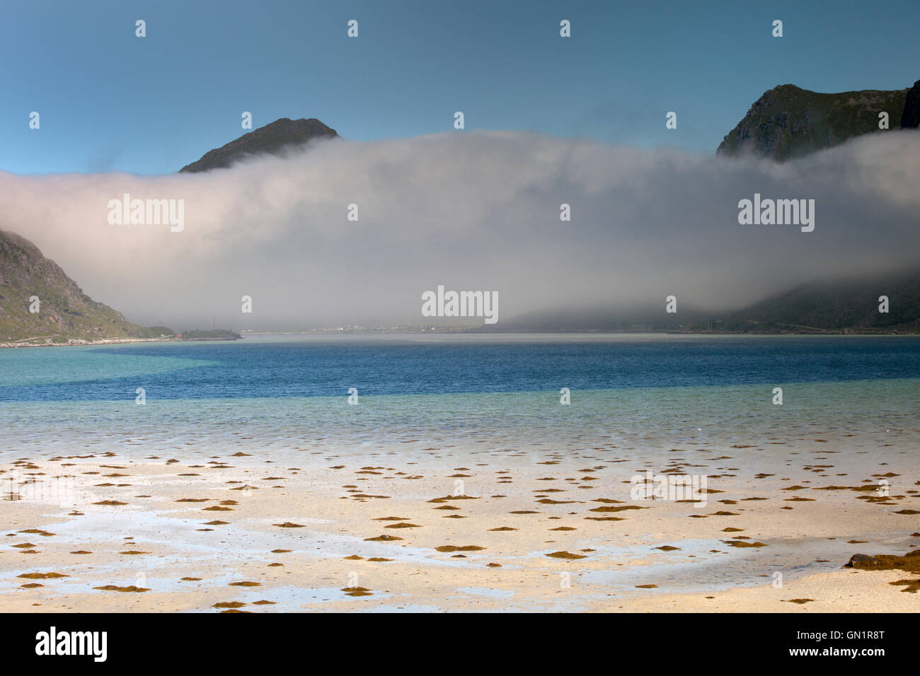 Very low clouds hi-res stock photography and images - Alamy