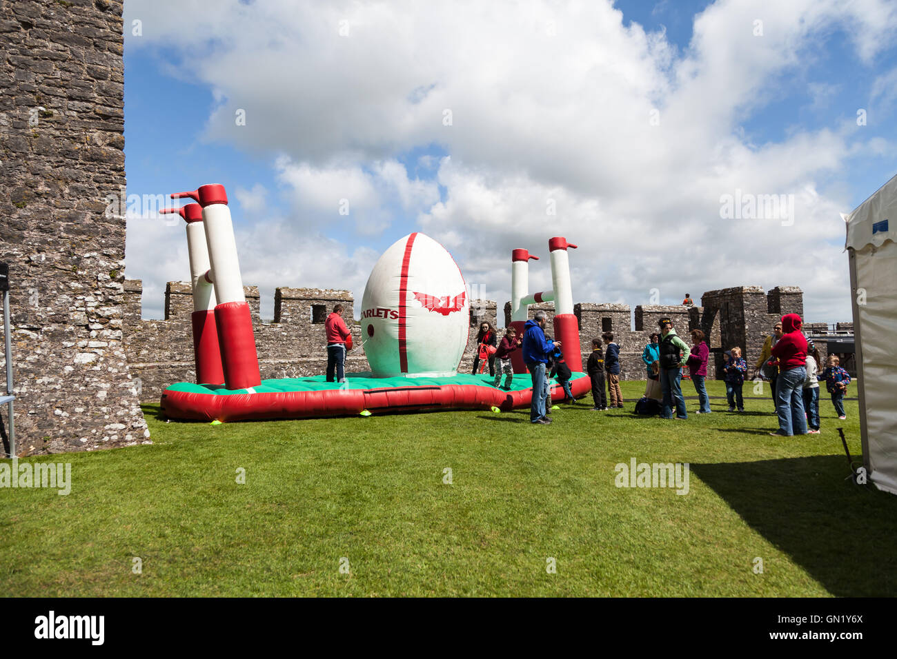 Spring Fayre at Pembroke Castle - Medieval Day Stock Photo - Alamy