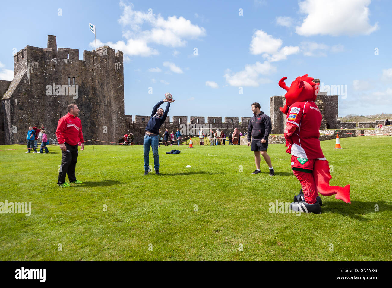 Spring Fayre at Pembroke Castle - Medieval Day Stock Photo - Alamy
