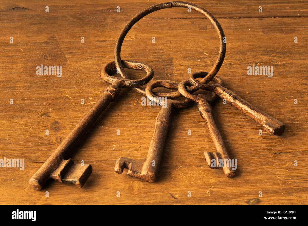 Antique keys hi-res stock photography and images - Alamy