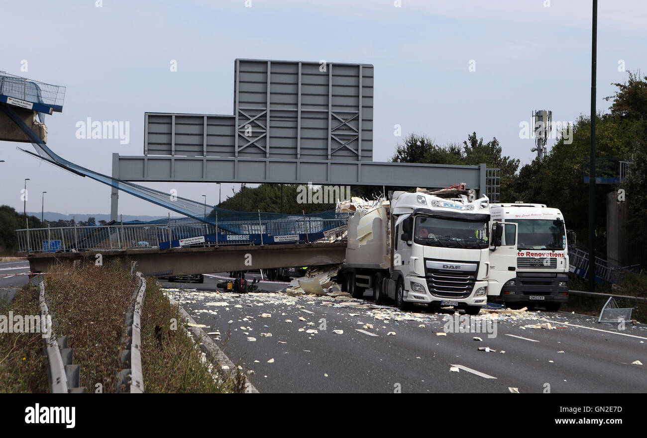 The scene on the m20 after lorry hit motorway bridge hi-res stock ...