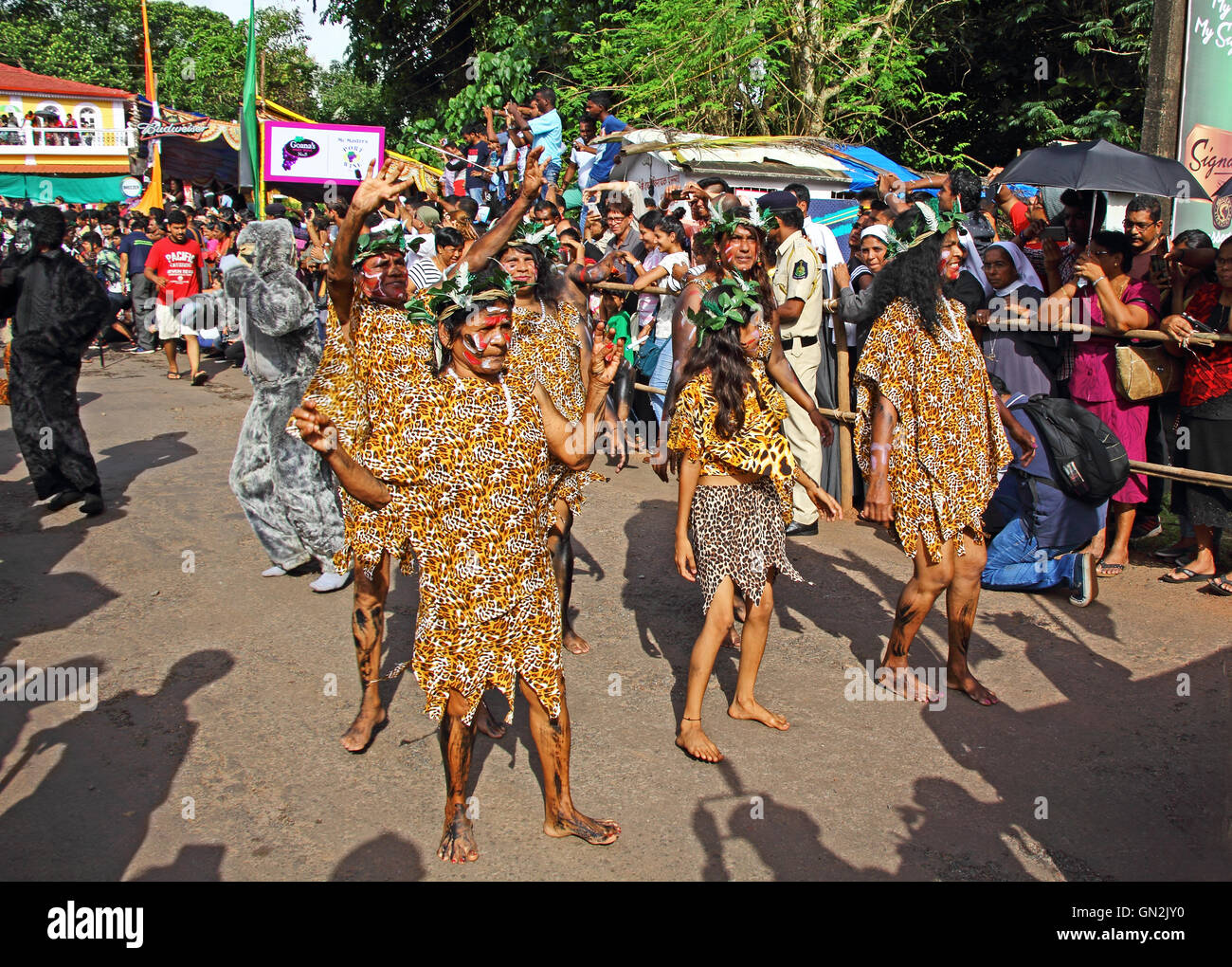 Traditional dress of goa men women hi-res stock photography and images ...