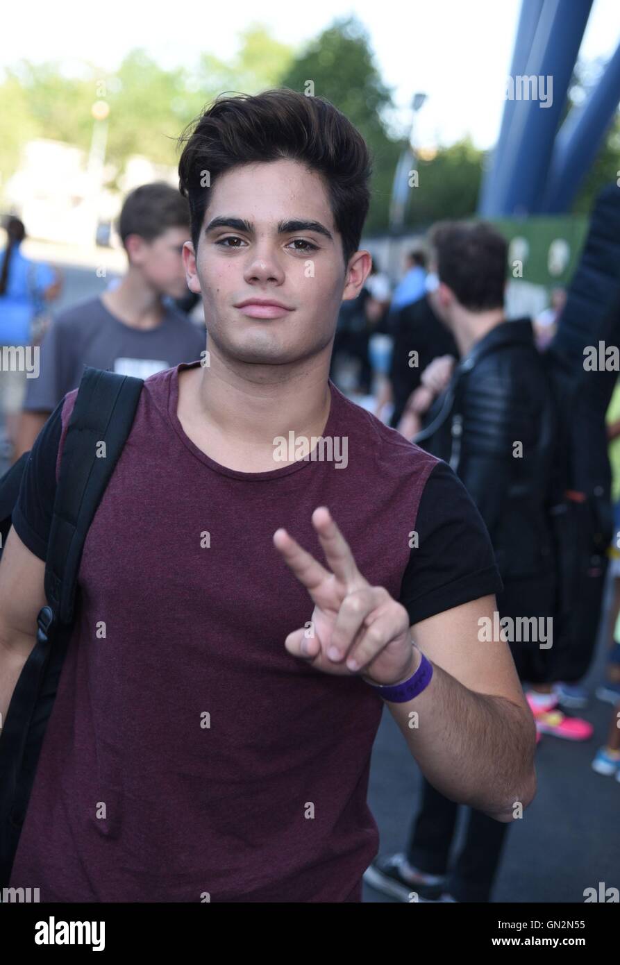 Forever in your mind emery kelly hi-res stock photography and images ...