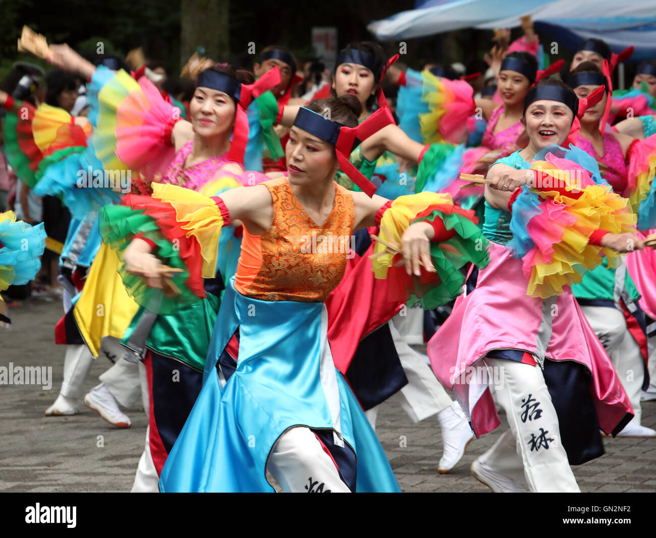 Tokyo, Japan. 27th Aug, 2016. Dancers using the "naruko" castanets ...