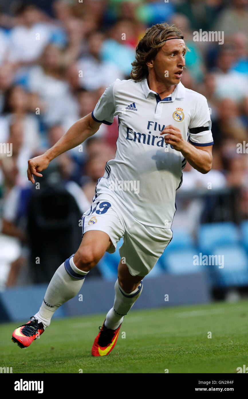 Modric real madrid 2016 hi-res stock photography and images - Alamy