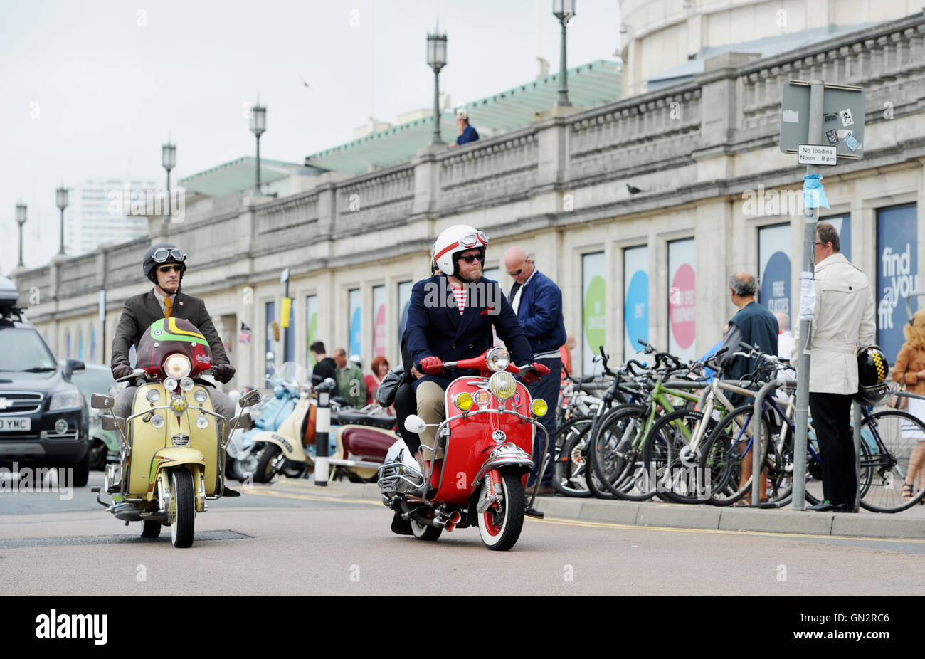 Mods on motor scooters hi-res stock photography and images - Alamy