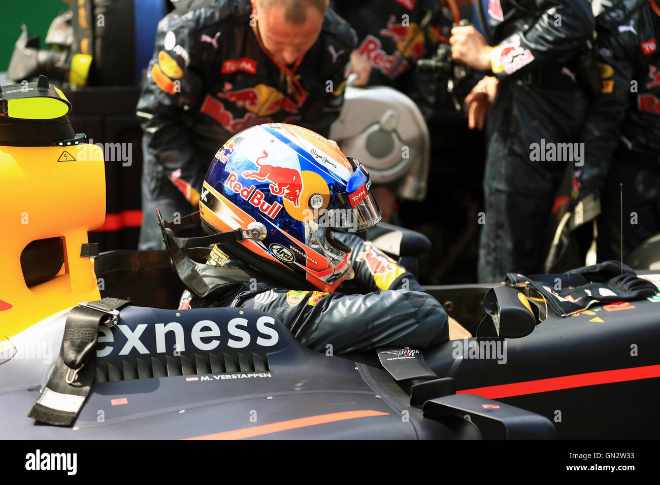 Red bull racing rb12 of max verstappen hi-res stock photography and ...