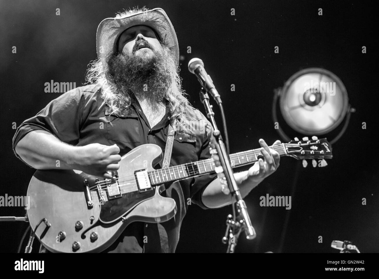 Clarkston, Michigan, USA. 20th Aug, 2016. CHRIS STAPLETON performing on ...