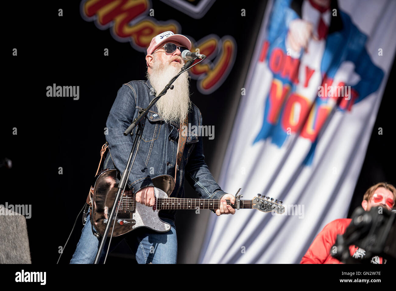 Dave catching eagles death metal hi-res stock photography and images ...