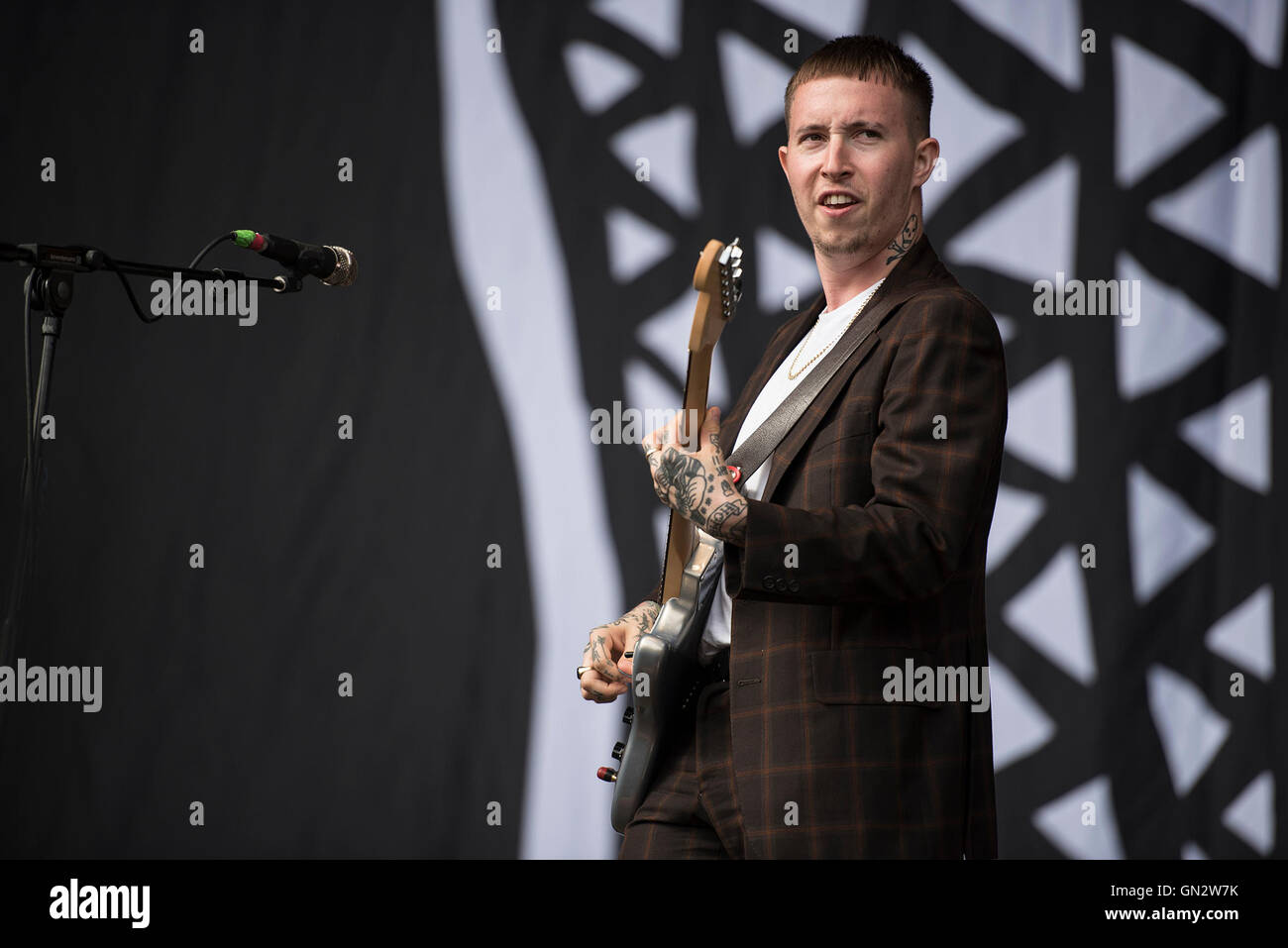 Isaac holman hi-res stock photography and images - Alamy